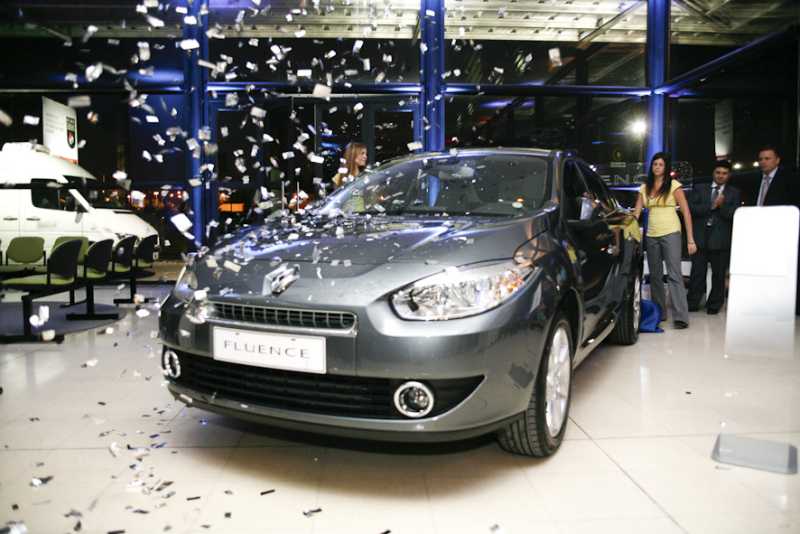 CAR ONE presentó el nuevo Renault Fluence | Todo en un click
